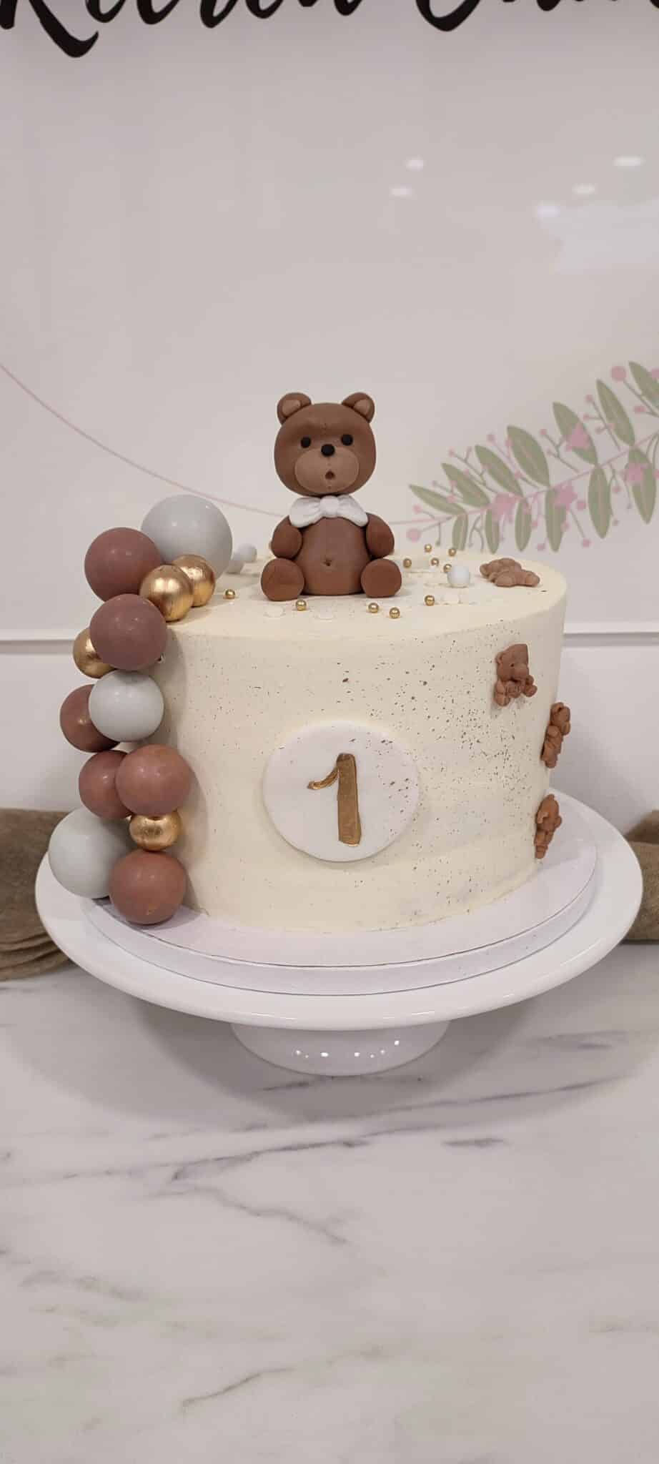 Drip Cake anniversaire - 10 à 30 parts - Récréa Cakes